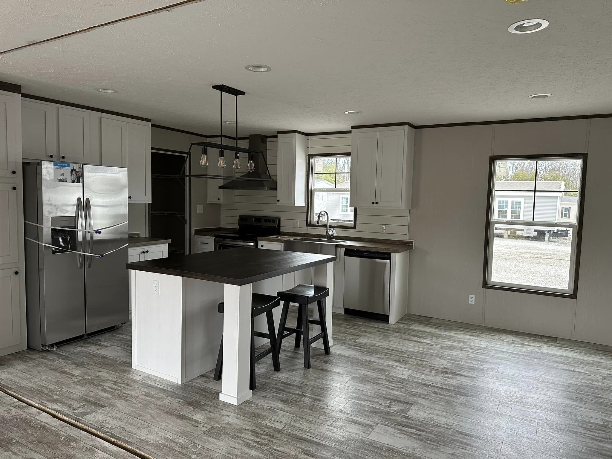 Giles Leo Manufactured Home - Red Rock Homes - New Mobile Home